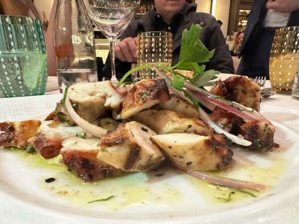 Eliá Estiatorio, un auténtico resturante de cocina griega